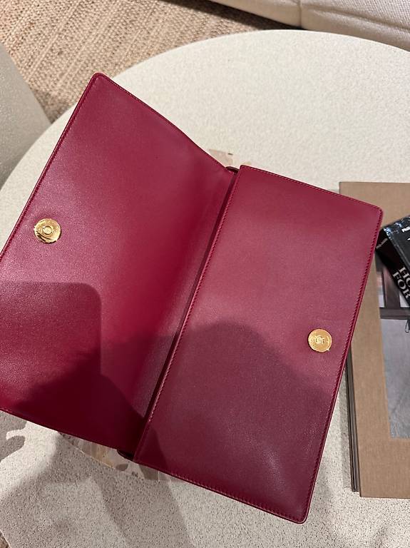 DIOR CLUTCH BORDEAUX im Kanton Schwyz - tutti.ch
