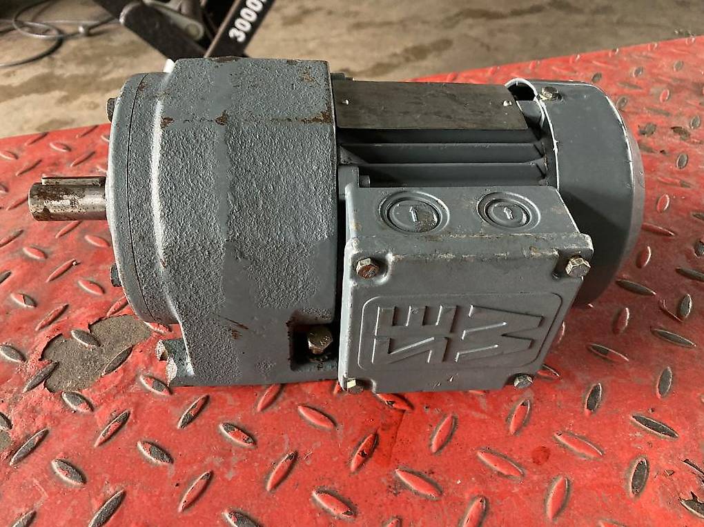 Elektrisch Motor mit Reduziert Getrieben im Kanton St. Gallen - tutti.ch