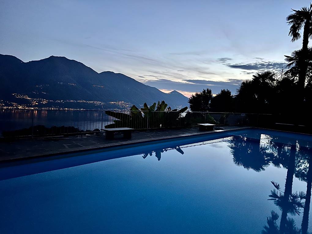 Teilmöbelierte Wohnung mit Aussicht auf Lago Maggiore & Pool im Kanton ...