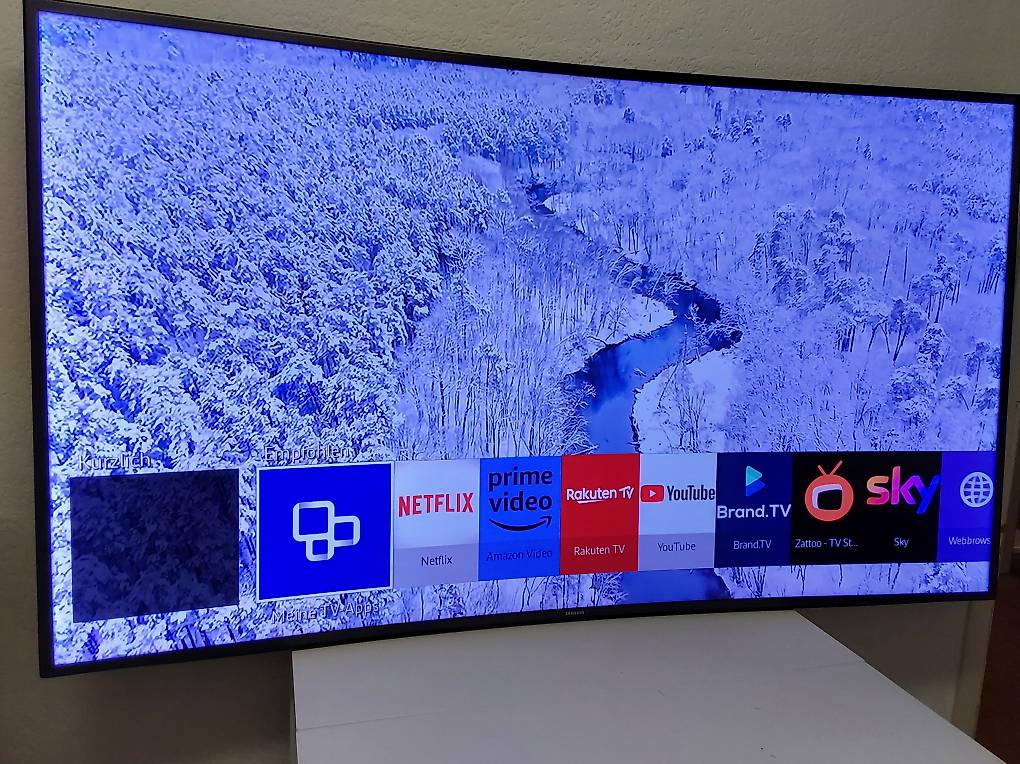 Curved Samsung 65 Zoll 4K UHD WiFi HDMI Smart TV im Kanton Zürich ...