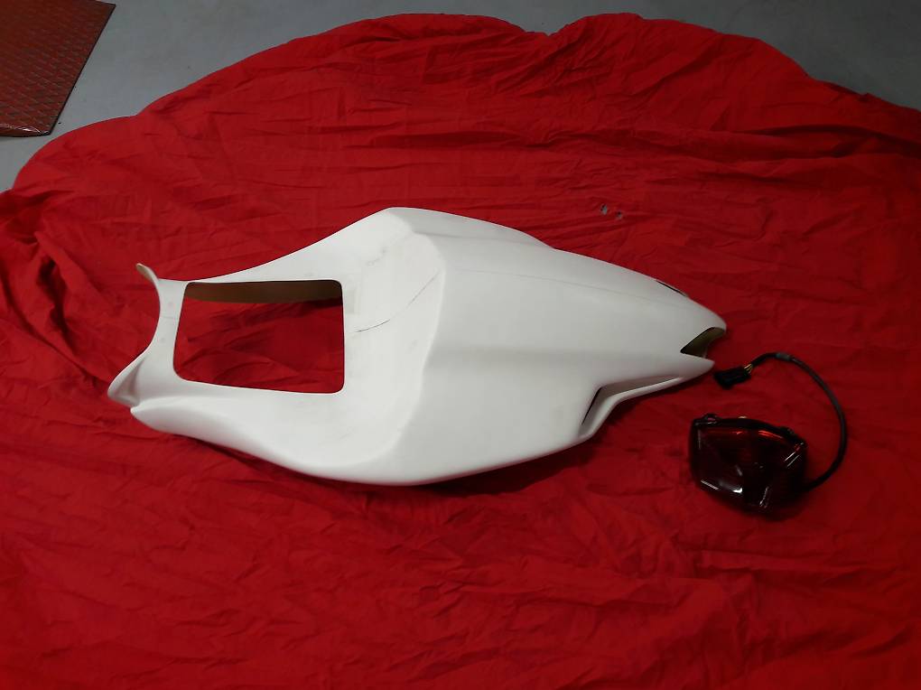 MV Agusta F4 Ducati 748 916 996 998 Höcker NEU im Kanton Bern - tutti.ch