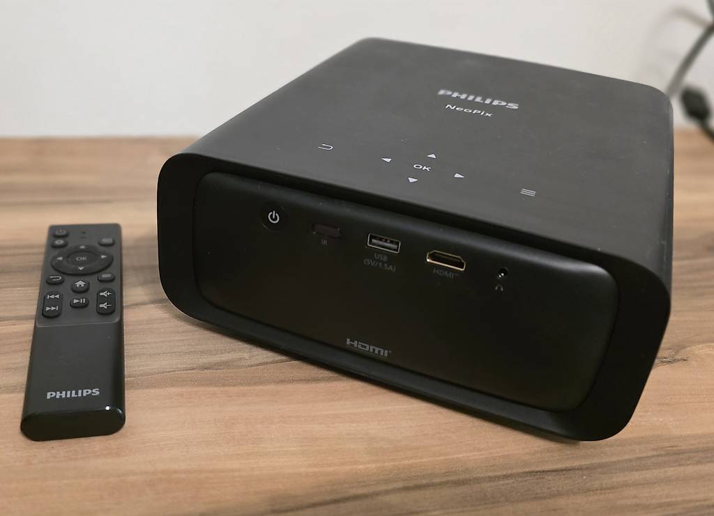 JBL Partybox Encore mit Full HD Beamer von Philips im Kanton Bern ...