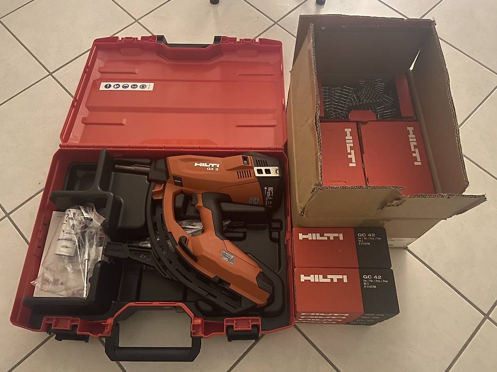 Cloueur à gaz/Gasbetriebenes Hilti GX 3 neuf + 7200 clous Canton Vaud ...