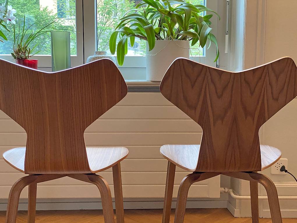 Fritz Hansen Grand Prix mit Holzbeinen Arne Jacobsen im Kanton Zürich ...