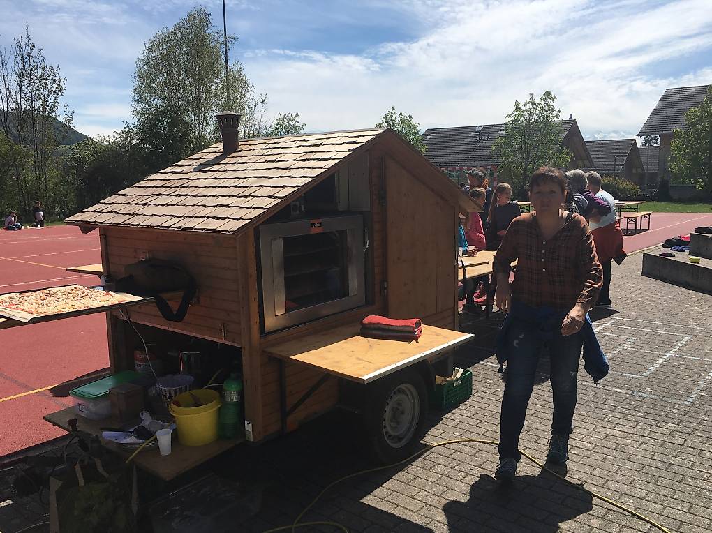 mobiler Pizzaofen mieten mit integriertem Kühlschrank im Kanton Bern ...