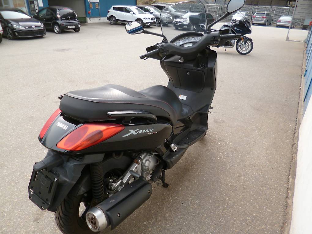 Yamaha YP250R X MAX im Kanton Graubünden - tutti.ch