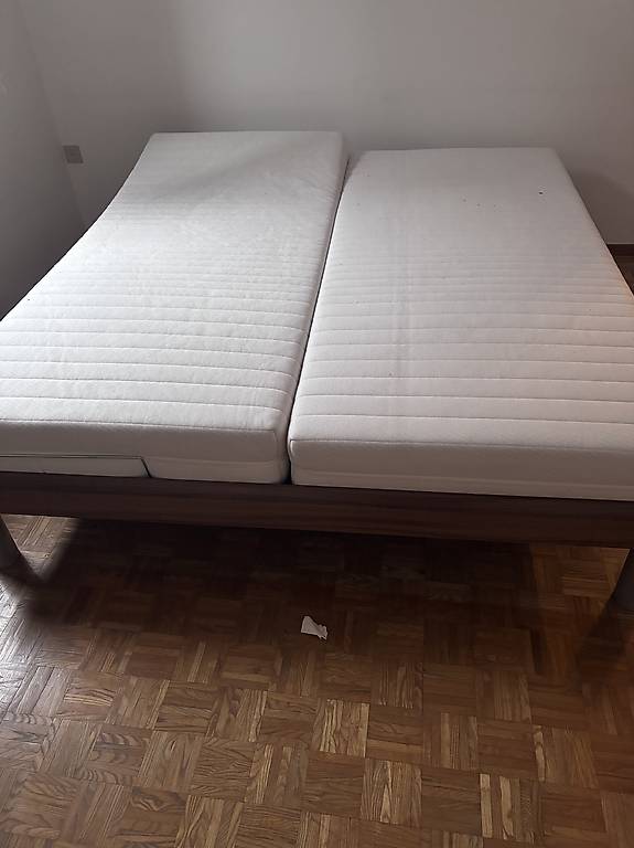 Letto matrimoniale con due reti elettriche im Kanton Tessin - tutti.ch