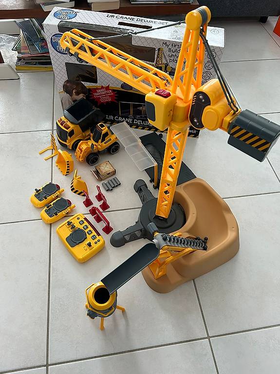 Silverlit I/R Crane Deluxe Set inkl Bagger & Kipplaster im Kanton ...