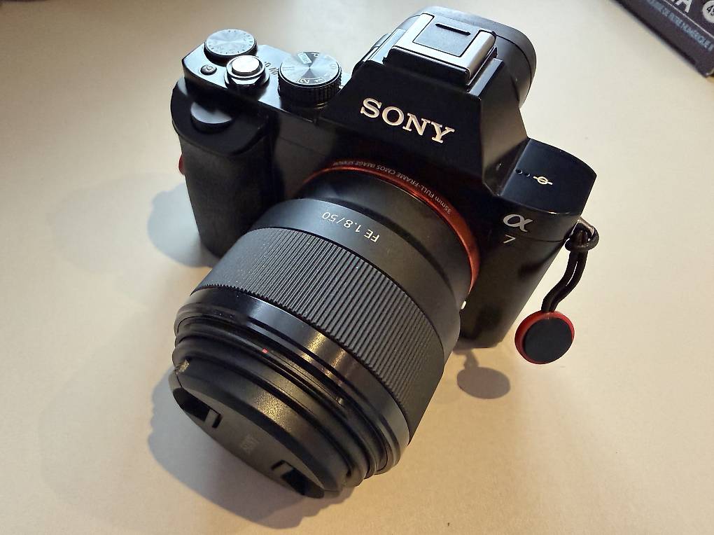 Sony Alpha 7 I + 2 Objektive + Zubehör im Kanton Luzern - tutti.ch