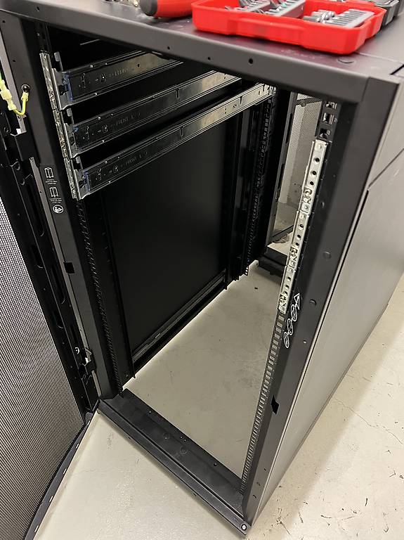 HPE ProLiant DL380p Gen8 Server im Kanton Aargau - tutti.ch