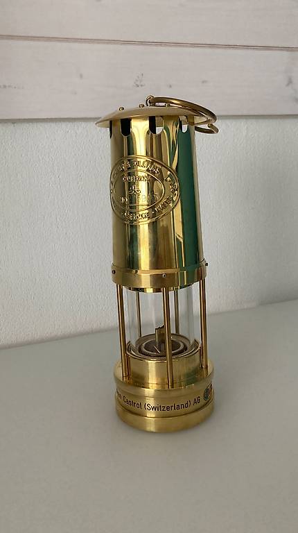 E. Thomas & Williams Grubenlampe aus Messing im Kanton St. Gallen ...