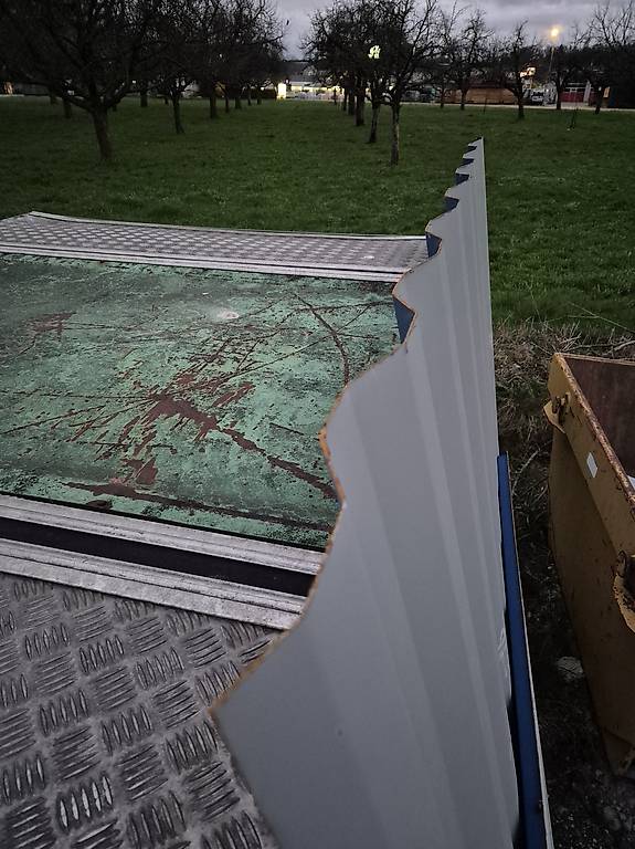 2 Stk. Seecontainer Wellbleche 2mm Container Wand Dach im Kanton ...