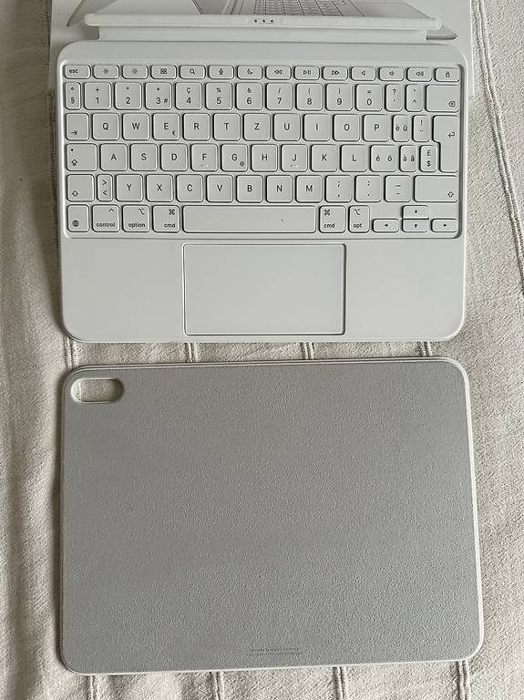 Magic Keyboard Folio iPad (A16) CH-Layout im Kanton Aargau - tutti.ch