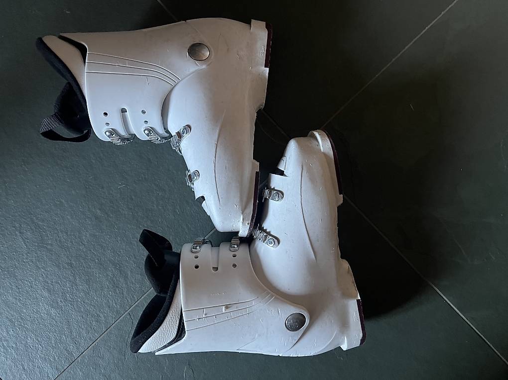 Kinder Skischuhe Atomic Waymaker Girl Grösse 41, 26-26.5 im Kanton ...