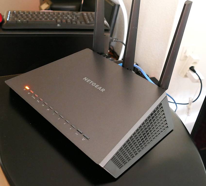 Netgear R7000P Nighthawk AC2300 Smart WiFi Router im Kanton Zürich ...