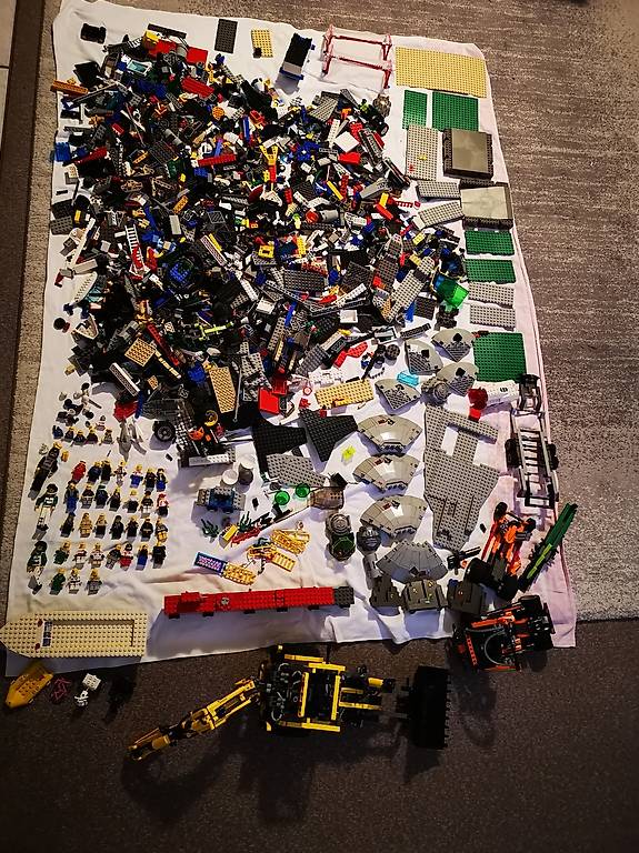 (L91) 8 kg Lego Bausteine, 34 Figuren, star wars, Bagger im Kanton St ...