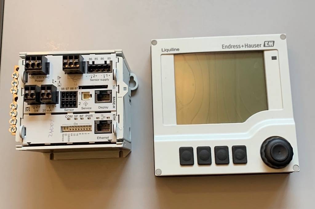Endress + Hauser Liquiline CM442R Modbus Messumformer im Kanton Basel ...