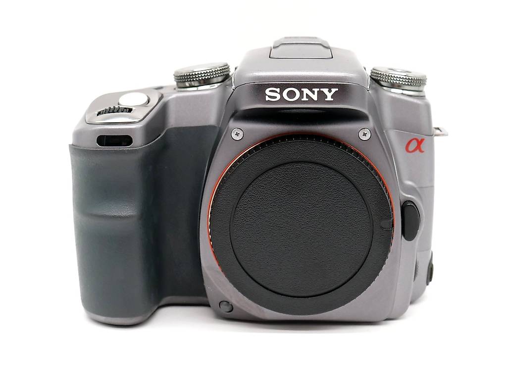 Sony Alpha A100 SLR-Digitalkamera, 10.2 MP, JPEG + RAW, CCD im Kanton ...