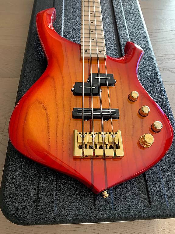 Basso Lengardo ESH Stinger II Bass (neck thru) IV String im Kanton ...