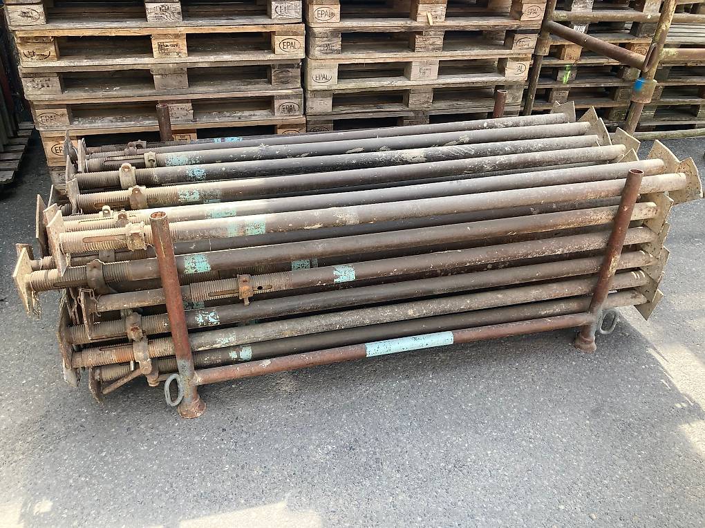 Deckenstütze / Spriess / Stüpper / Deckenschalungstütze / D im Kanton ...