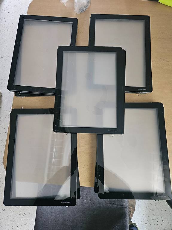 Seil-Display-System A4 / LED Schaufenster-Werbung / Display im Kanton ...