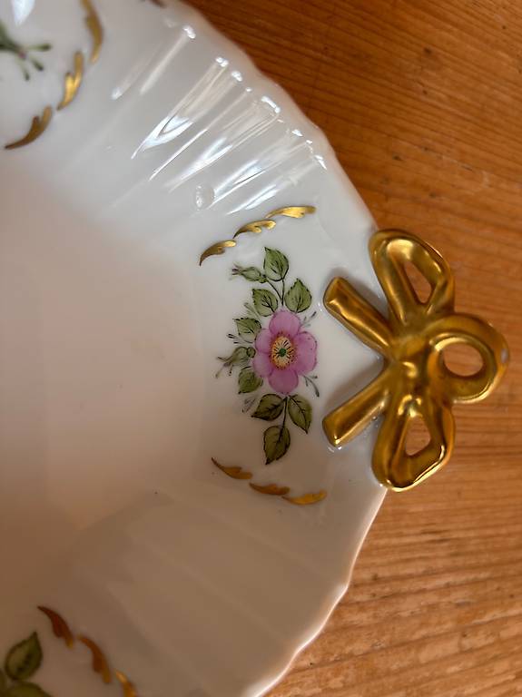 Kaiser Porzellan Schale bemalt mit Gold & Blumen im Kanton Bern - tutti.ch