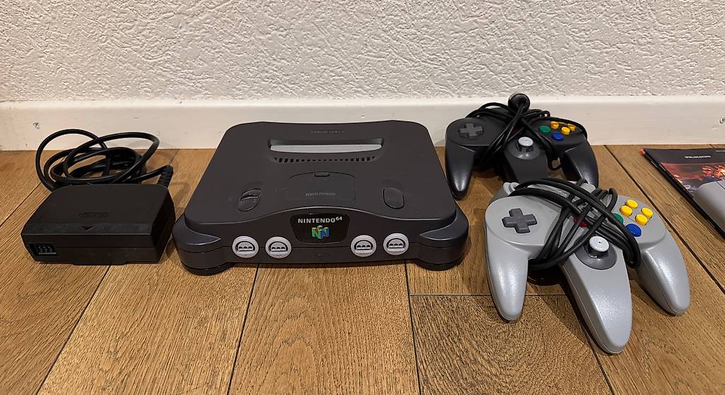 Nintendo 64 mit 2 Konsolen & 6 Games im Kanton Aargau - tutti.ch