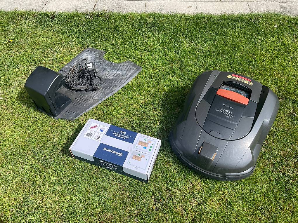 Automower 230acx inklusiv neuer Perimeter Kabel Kit Canton Zurich ...