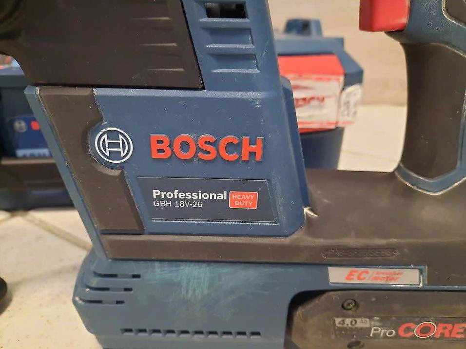 Bosch Akku?Bohrhammer GBH 18V?26 im Kanton Wallis - tutti.ch