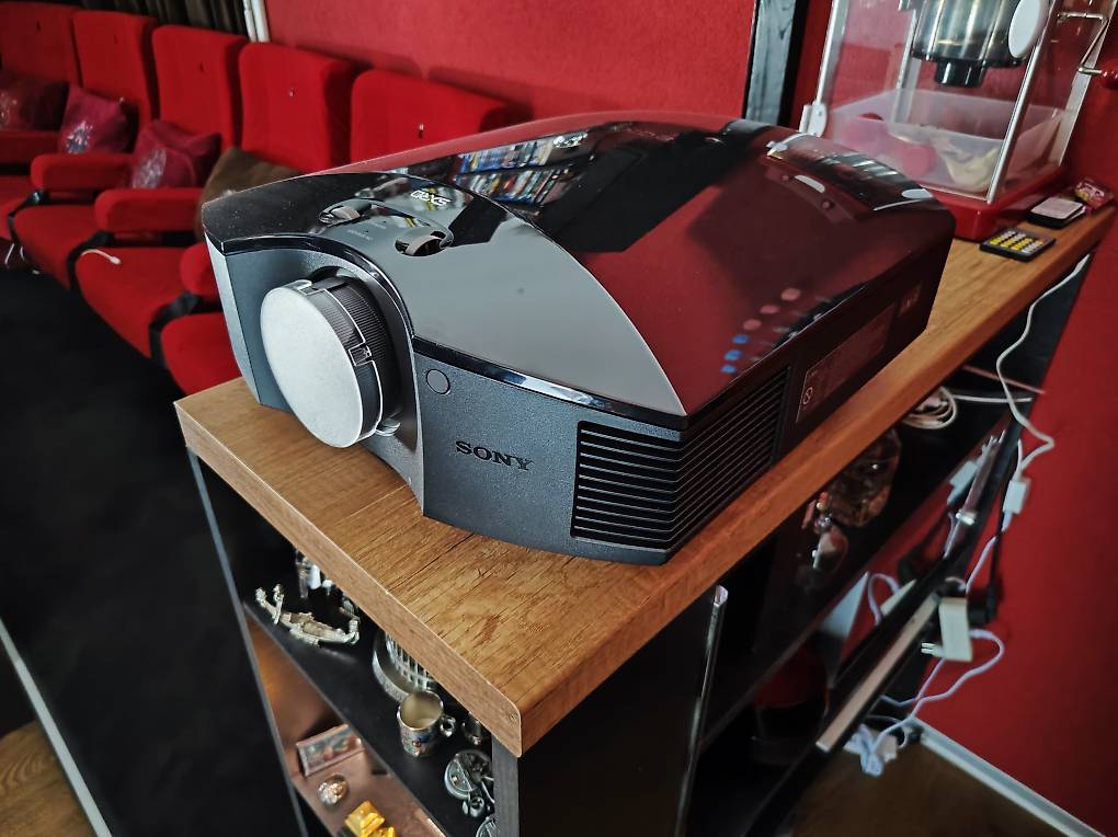 Sony 3D Beamer VPL-HW45es im Kanton Bern - tutti.ch