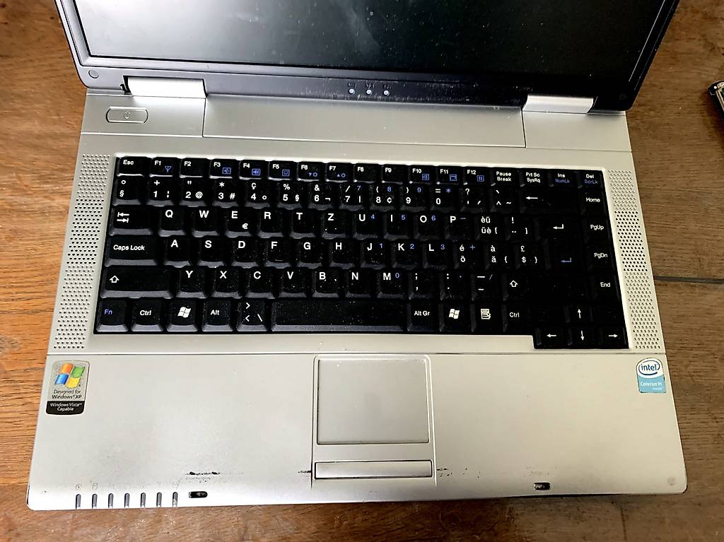 Maxdata Model No.: ECO 4000 IW Laptop ohne Ladegerät im Kanton Luzern ...