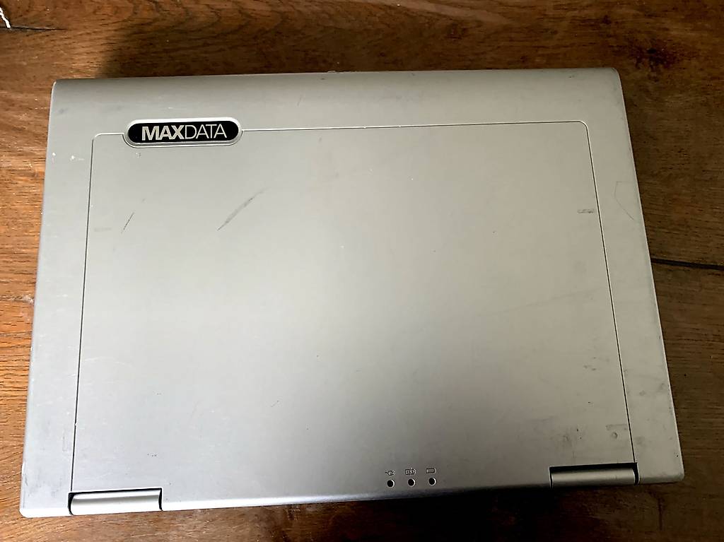 Maxdata Model No.: ECO 4000 IW Laptop ohne Ladegerät im Kanton Luzern - tutti.ch