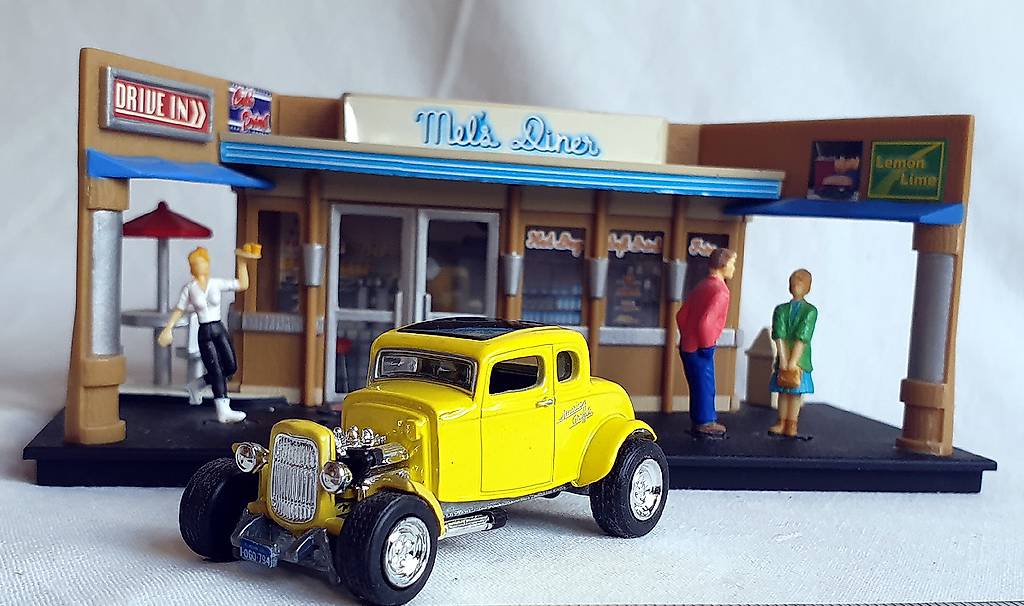 1:64 MotorMax 1932 Ford 5-Window Coupe aus American Graffiti im Kanton Wallis - tutti.ch