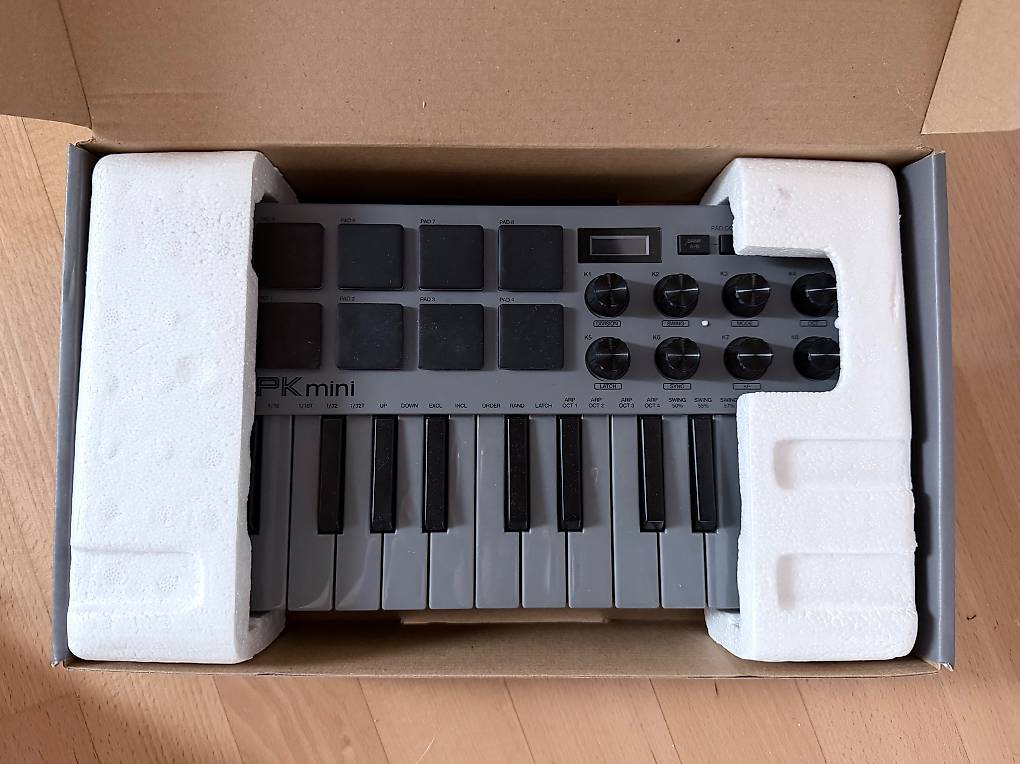 Akai MPK Mini 3, fast neu, ideal für Produktion und Spiel - tutti.ch