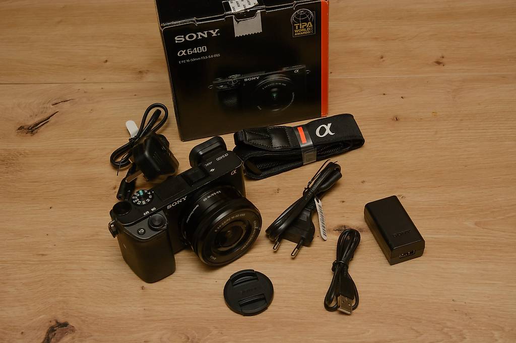 Sony Alpha 6400 + 16-50mm F/3.5-5.6 im Kanton Zürich - tutti.ch