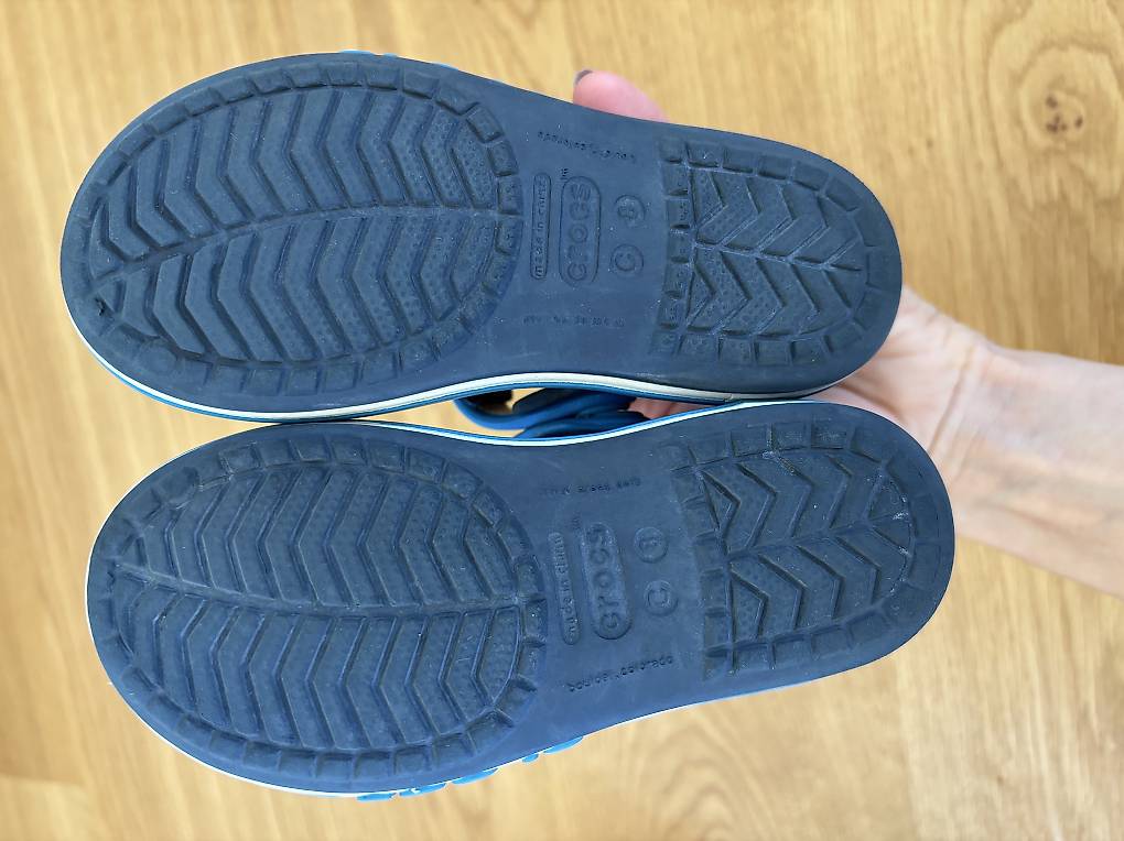 Crocs Sandalen Gr. 24/25 im Kanton Bern - tutti.ch