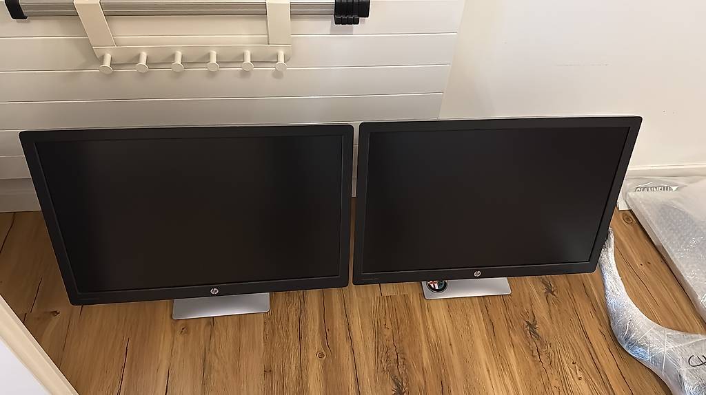 HP Monitor LCD à je zu 40.- im Kanton Bern - tutti.ch