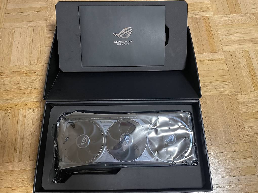 ASUS RTX 5090 ROG Astral OC (Festpreis) im Kanton Luzern - tutti.ch