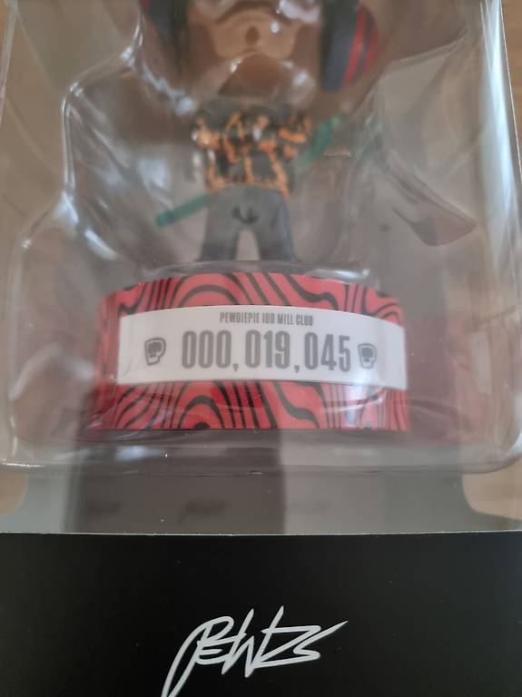 Pewdiepie - 100 Mill Club - Nr. 000,019,045 im Kanton Luzern - tutti.ch