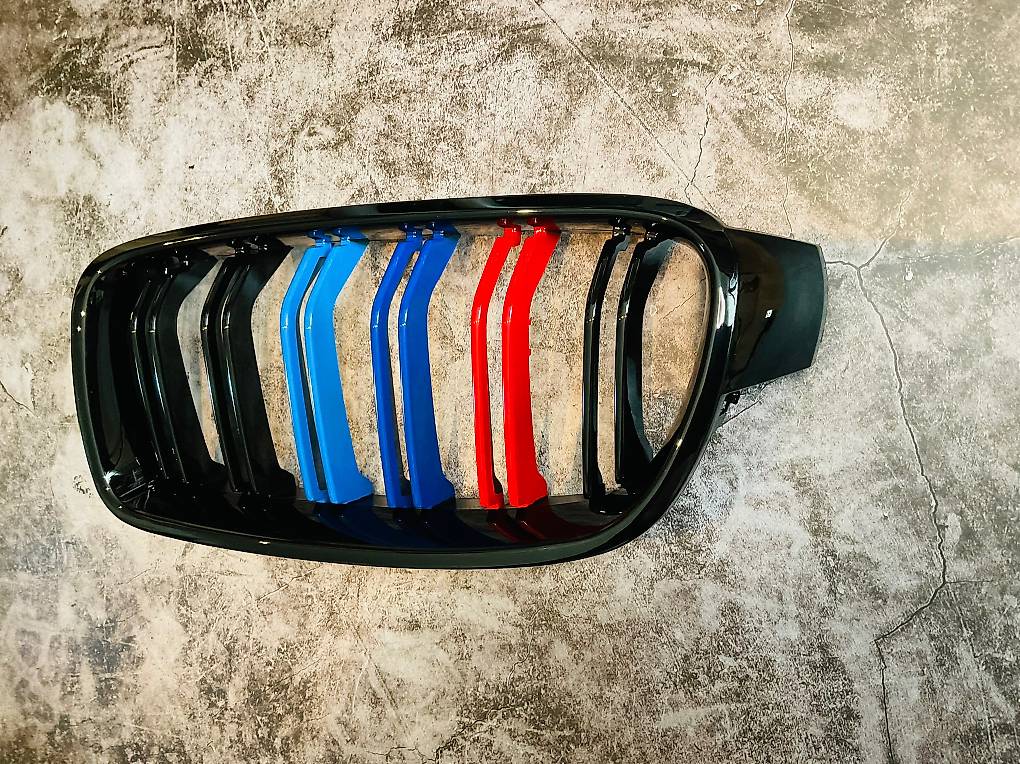 BMW Nieren M Doppelspeichen für 3 er F30 F31 F34 F35 M Color im Kanton Solothurn - tutti.ch