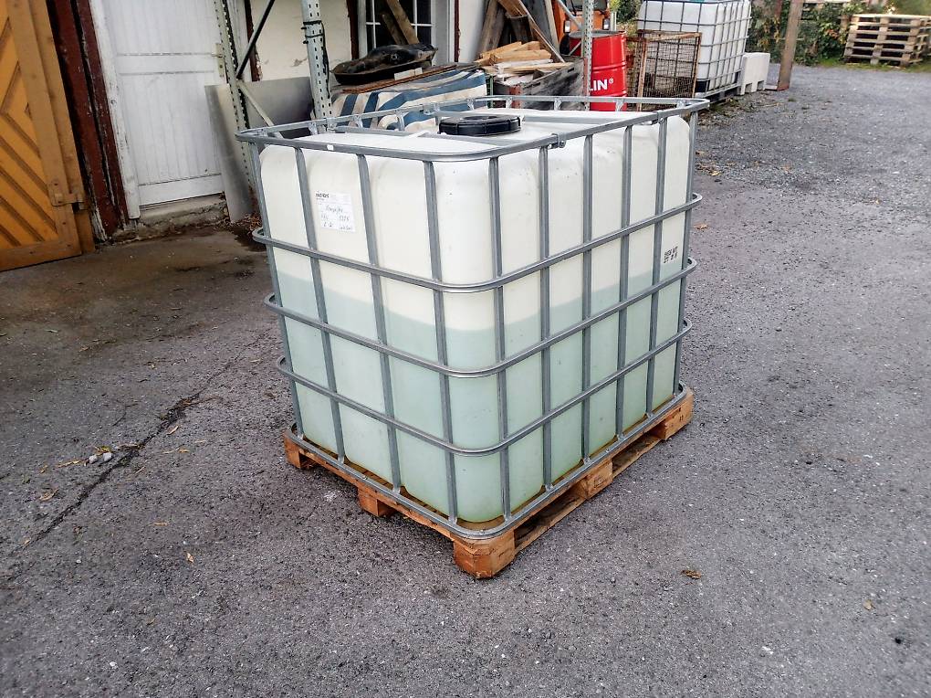 IBC Tank mit ca 500 LT destilliertem Wasser Inhalt im Kanton Thurgau ...