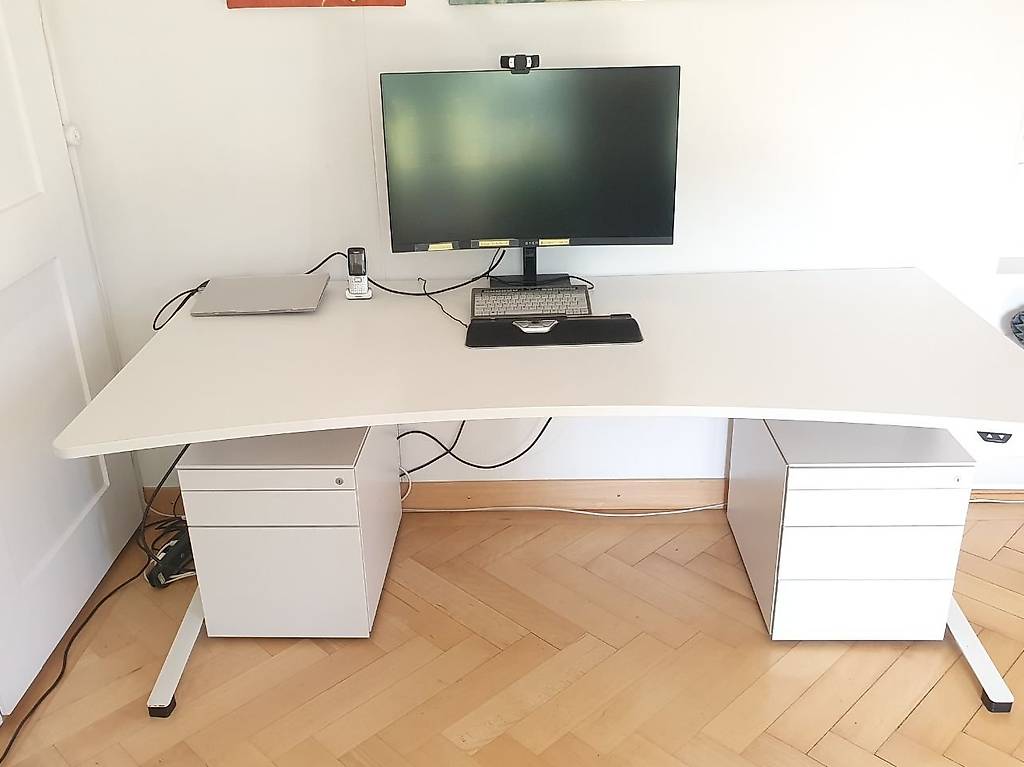 Verstellbarer Bürotisch, top Qualität/Design (Steelcase) im Kanton ...