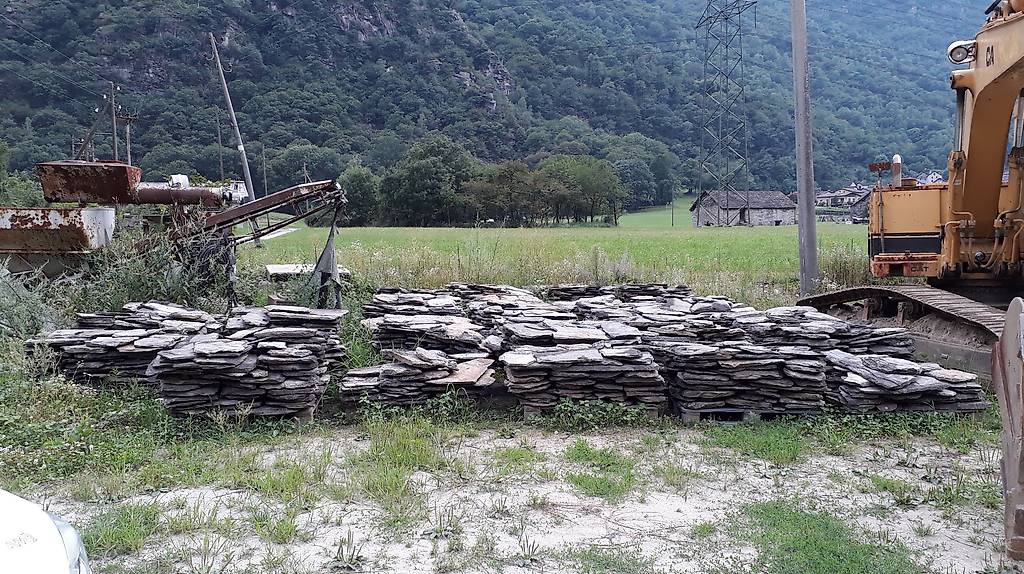 Vecchie piode, beole in granito Riviera (Granitplatten) im Kanton ...