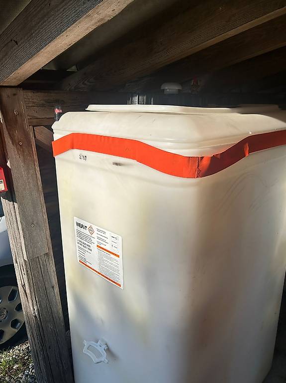 Werit Kunststoff-Tank 4 x 1000l im Kanton Freiburg - tutti.ch