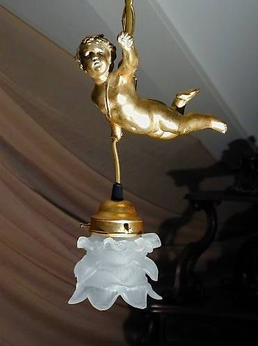 hübsche Engel-Lampe mit Glasschirmchen in Blütenform im Kanton Bern ...