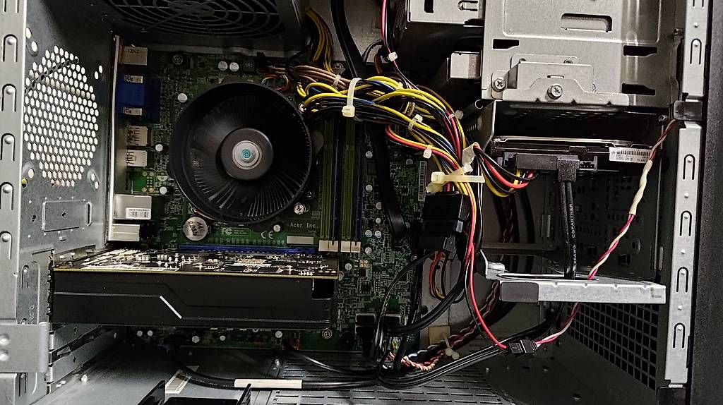 Acer Predator i7, 16GB RAM, SSD & HDD Gaming-PC im Kanton Uri - tutti.ch