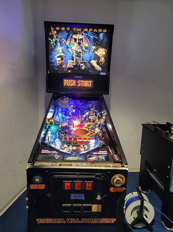 Flipper Flipperkasten Pinball Lost in Space im Kanton St. Gallen - tutti.ch