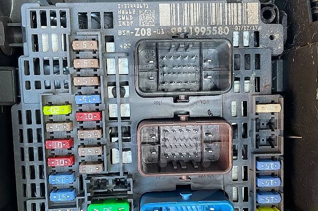 9811995580 Sicherungskasten, Relaisträger Peugeot Expert im Kanton ...