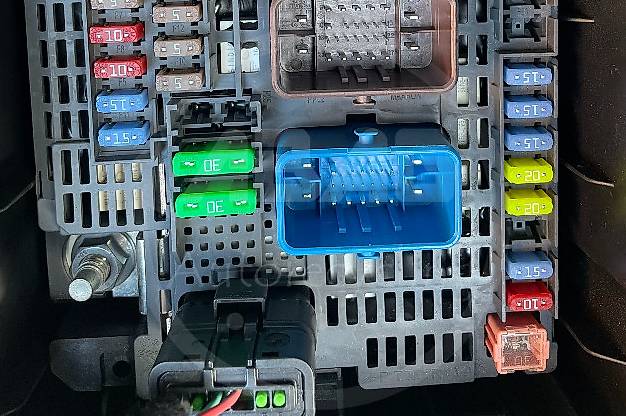 9811995580 Sicherungskasten, Relaisträger Peugeot Expert im Kanton ...