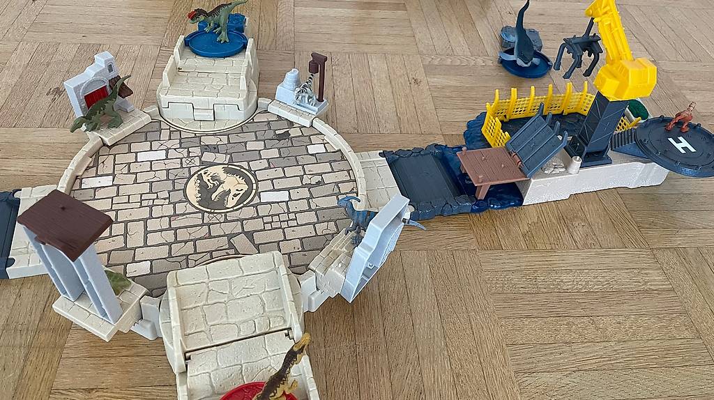 Mattel Jurassic World Mini Battle Arena Playset + 2 Sets Canton Soleure ...